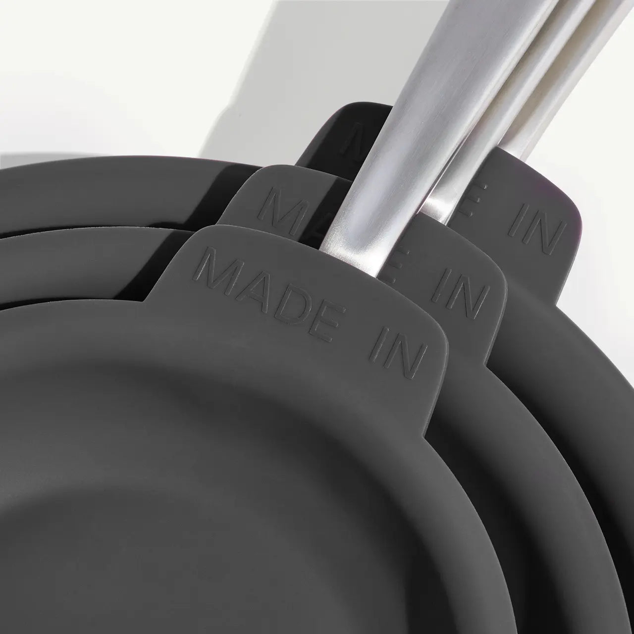 Made In® Pan Protector 10" Graphite